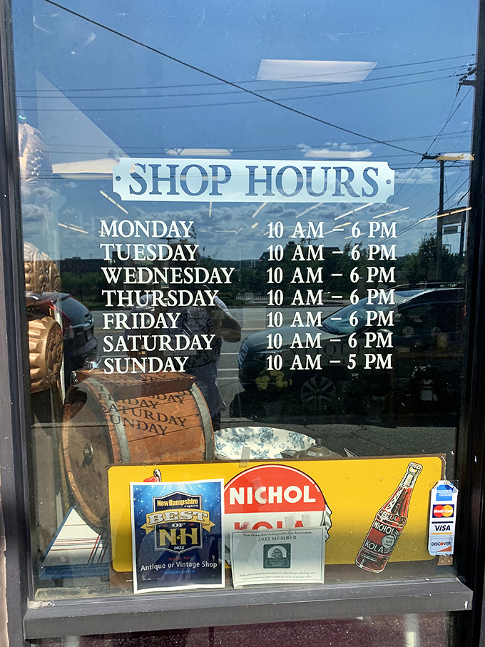 Time flies when you're having fun... or hunting for antiques! These shop hours are your ticket to a full day of treasure hunting.
