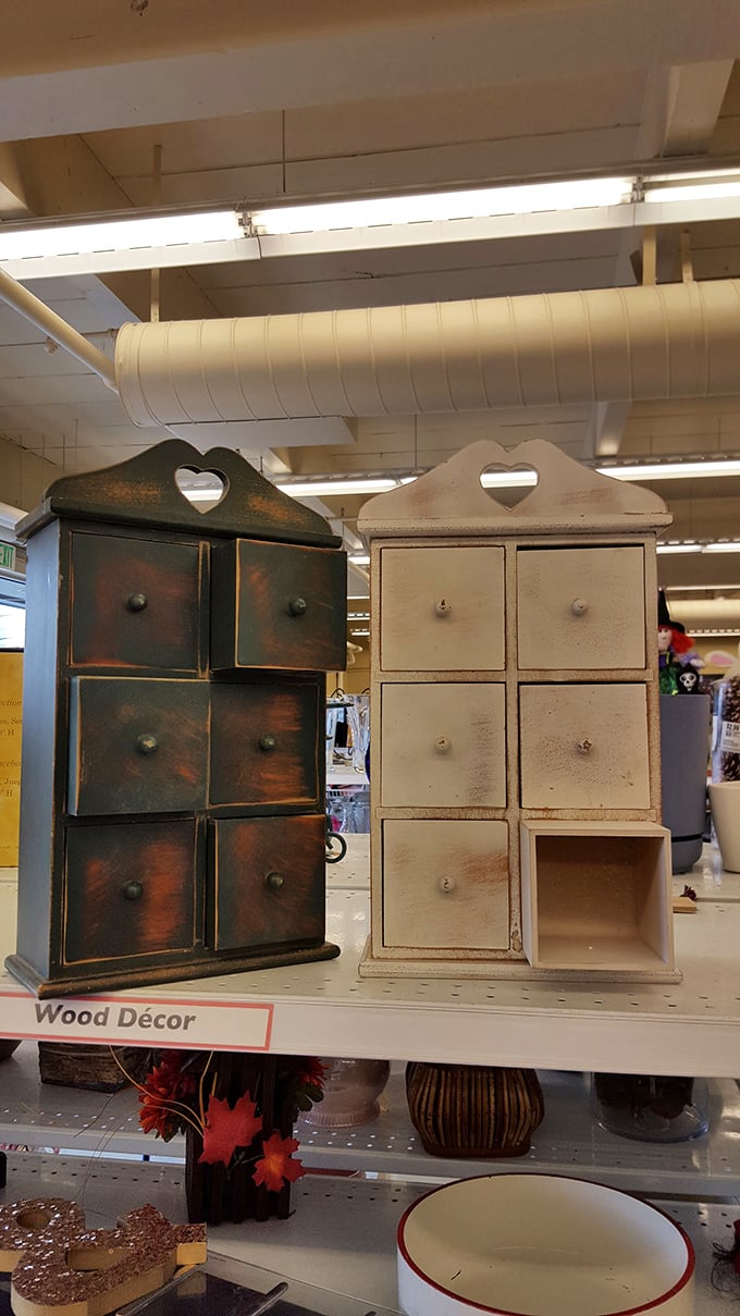 Shabby chic or rustic charm? These wooden organizers are ready to declutter your life with a touch of vintage flair.
