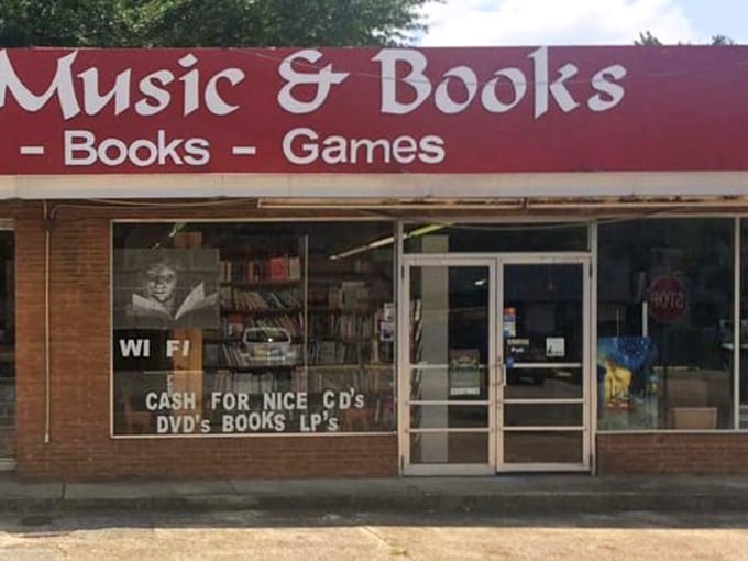 Books, games, and Wi-Fi? This entrance promises a trifecta of modern-day essentials with a nostalgic twist.