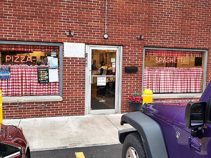 Rubinos Pizza: Where checkered curtains meet cheesy perfection. This Columbus classic serves up nostalgia by the slice, with a side of "why don't we eat here every day?"