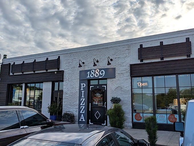 Twilight at 1889 Pizza&mdash;where that "OPEN" sign might as well say "Your diet ends here."