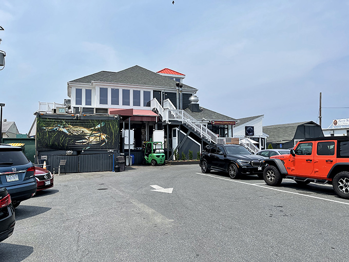 Sun-kissed and salt-sprayed, this waterfront wonder promises a crab-tastic adventure that'll have you singing "Under the Sea" with gusto.