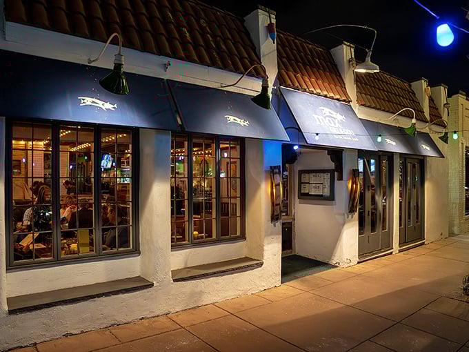 Night or day, Max Gill & Grill's got game. This cozy spot glows like a lighthouse, guiding hungry landlubbers to seafood nirvana.