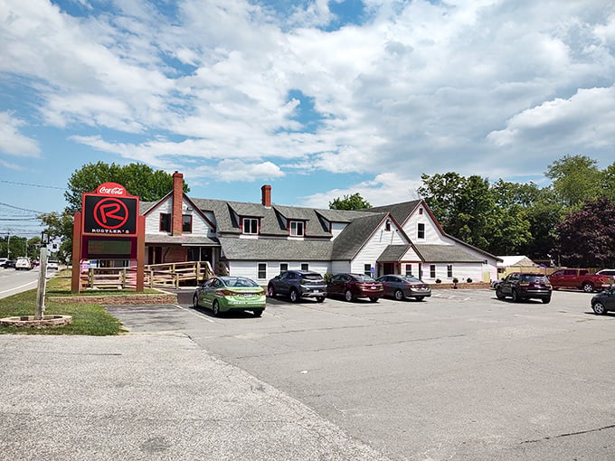 Coca-Cola sign? Check. White clapboard siding? You betcha. Rustler's serves up a slice of Americana with a side of sizzle.