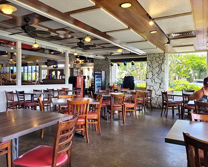 Step into seafood heaven! Nico's interior is as inviting as a gentle Hawaiian breeze, with cozy seating and an atmosphere that screams "aloha!"