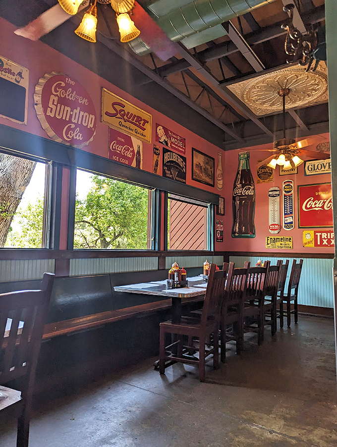 Step into a time machine of taste! This retro-chic interior is where nostalgia meets mouthwatering aromas, creating a feast for all senses.