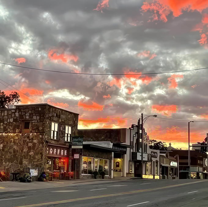 That sunset over downtown isn't Photoshopped&mdash;it's just Heber Springs showing off again with a sky that belongs on a postcard.
