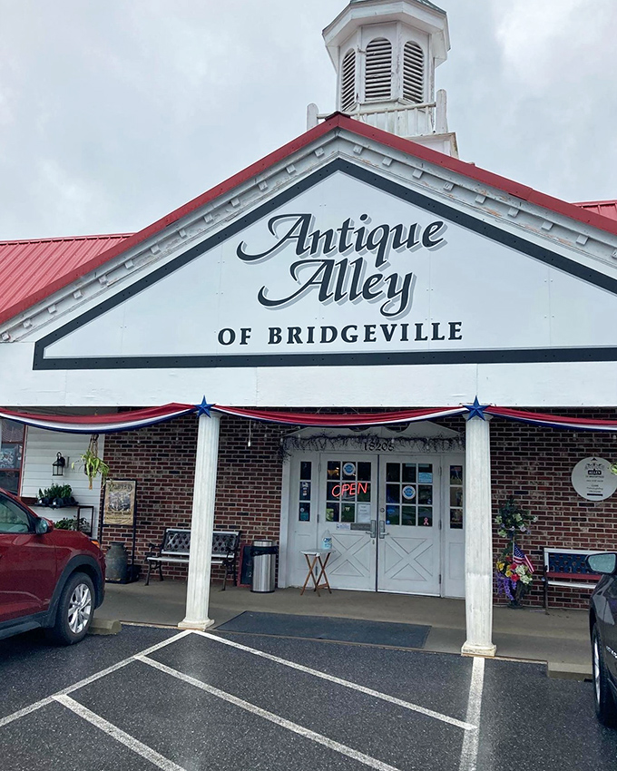 "Open sesame" to a world of wonders! The entrance to Antique Alley promises adventures in every nook and cranny. Time travelers, your portal awaits!