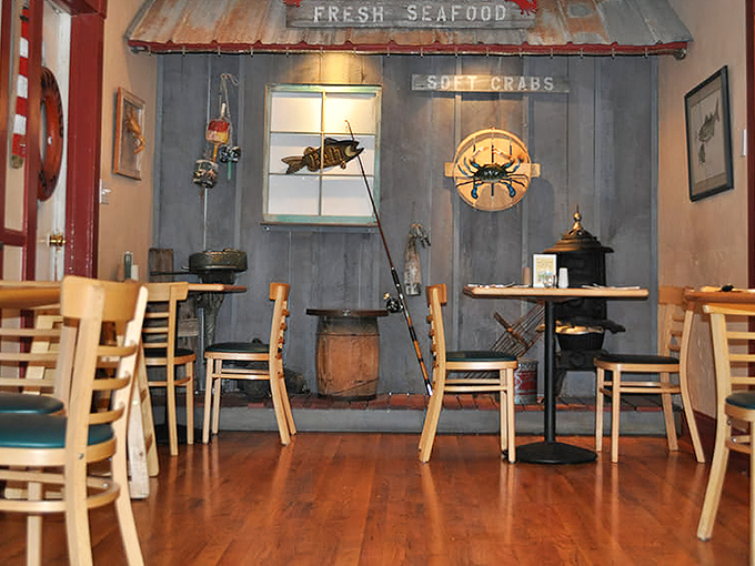 Ahoy, seafood lovers! This nautical-themed interior makes you feel like you've stepped onto a cozy fishing boat &ndash; minus the seasickness.