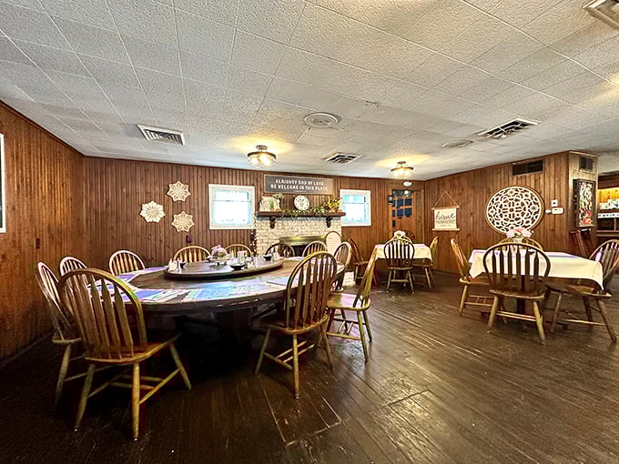 Step into a time machine of taste! This cozy interior whispers tales of family recipes and laughter-filled meals.