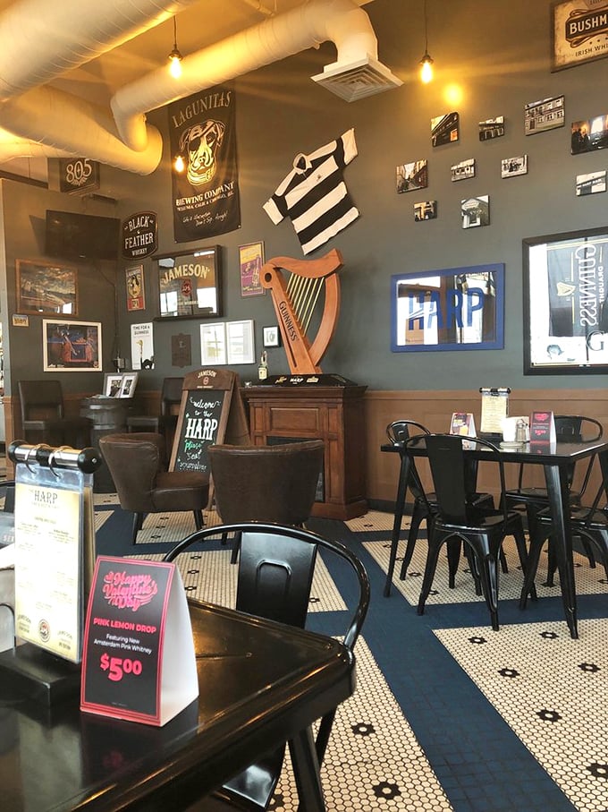 Step inside and you're transported to a cozy Dublin pub. The walls are a visual feast of Irish memorabilia that'll have you saying "Sl&aacute;inte!" in no time.