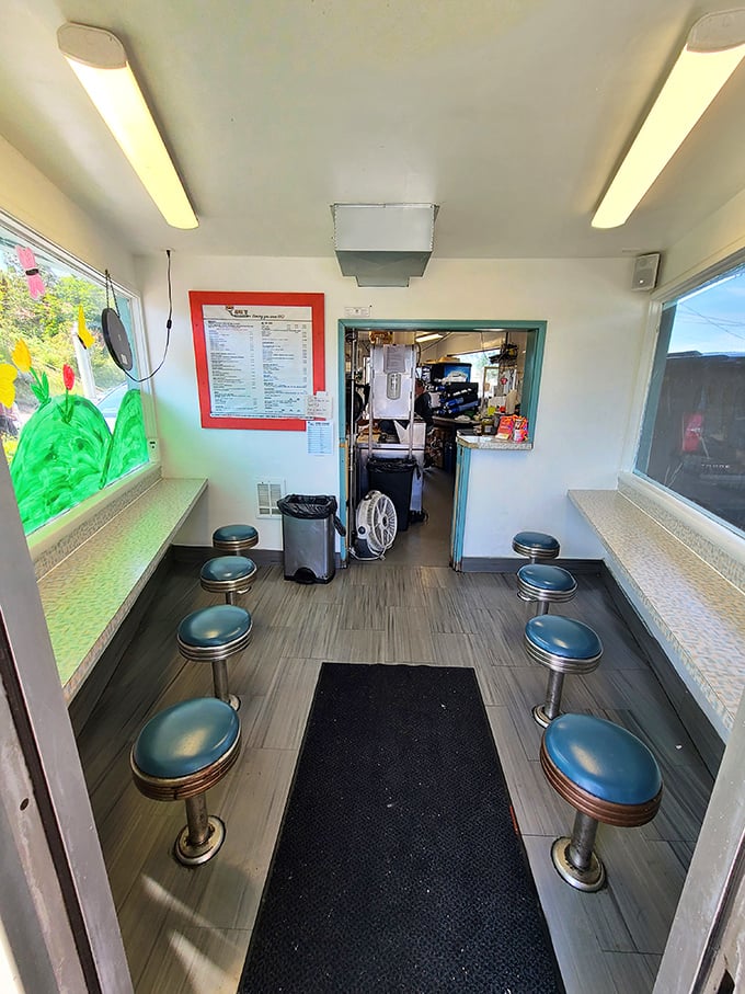 Cozy doesn't begin to cover it! This pint-sized paradise proves good things come in small packages &ndash; just like sliders.