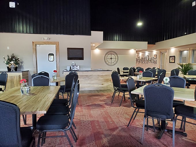 Step into a pizza lover's dream! Beagio's interior blends modern comfort with rustic charm, creating the perfect backdrop for your next cheese-pull Instagram story.