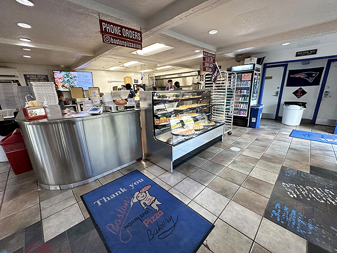 Step inside and feel the pizza love! This no-frills interior is where dough dreams come true, with a side of aloha spirit.