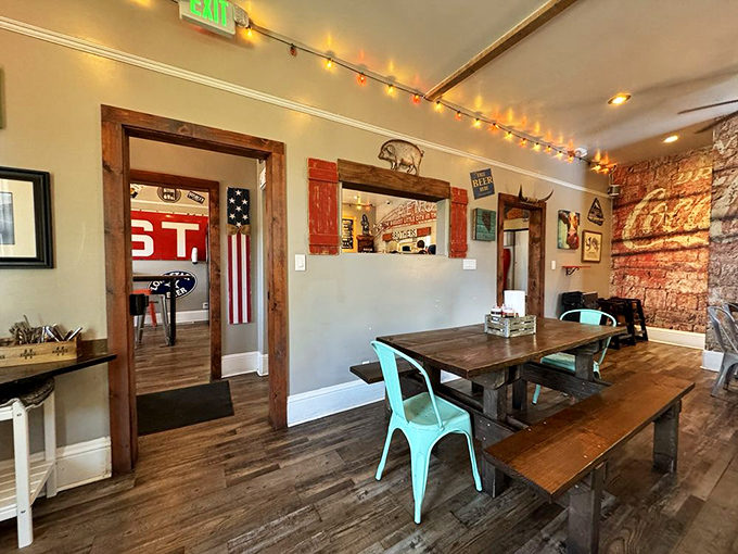 "Welcome to flavor town, population: you!" The bustling interior of Gritz Caf&eacute; promises a feast for both eyes and stomach.