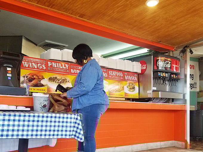 No-frills counter service where the focus is squarely on the food. The blue-checkered tablecloth adds that touch of "we've been doing this since before it was cool."