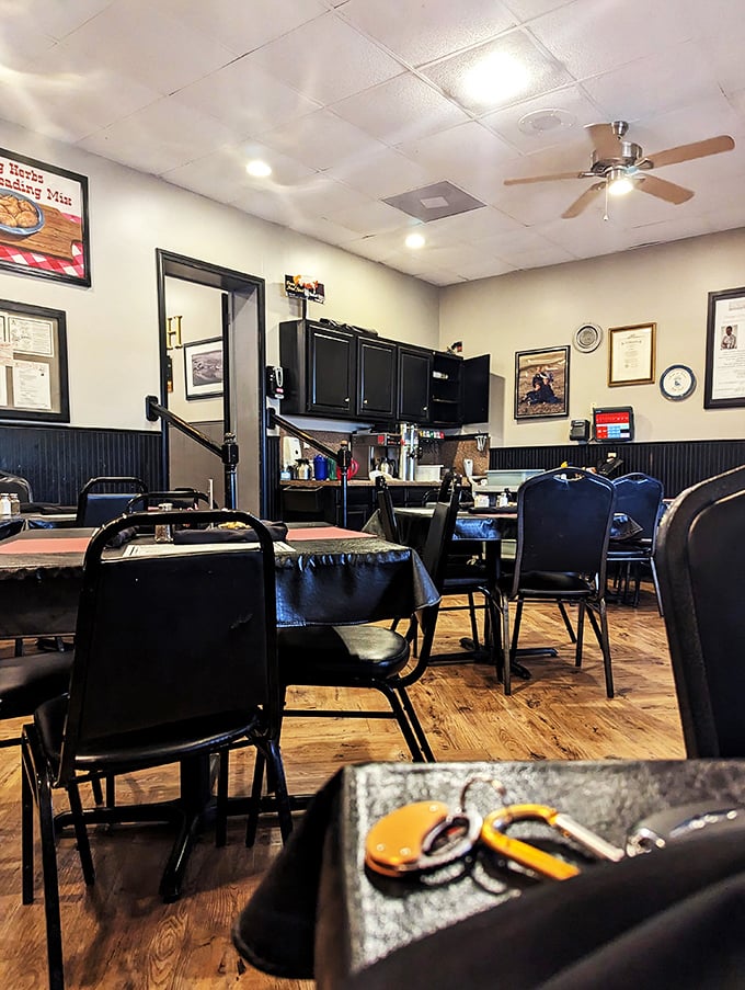 Step into a time capsule of cozy Americana. This dining room's got more character than a Norman Rockwell painting come to life.