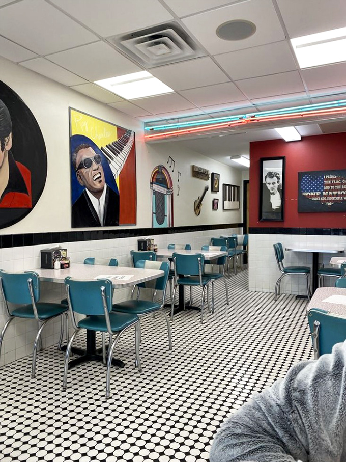 Rock around the clock in this retro wonderland! Lee's interior is a feast for the eyes, serving up nostalgia with a side of neon-lit cool.