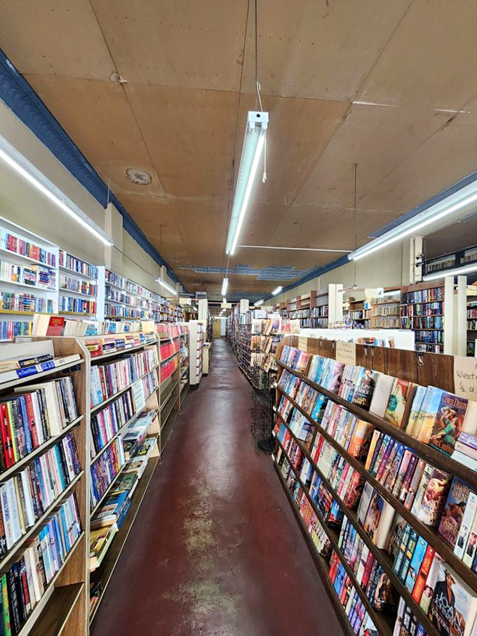 Step into a bibliophile's paradise! Snooper's Barn's interior is a labyrinth of literary treasures, where every aisle promises a new adventure.