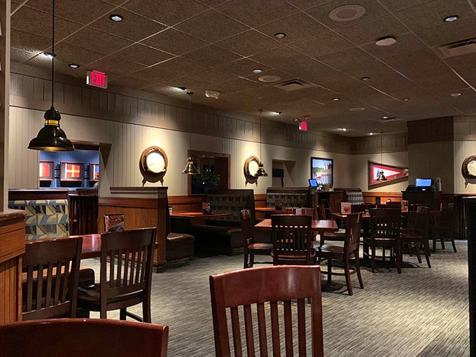 Step into a nautical dream! This cozy interior whispers tales of the sea, making you forget you're landlocked in South Dakota.