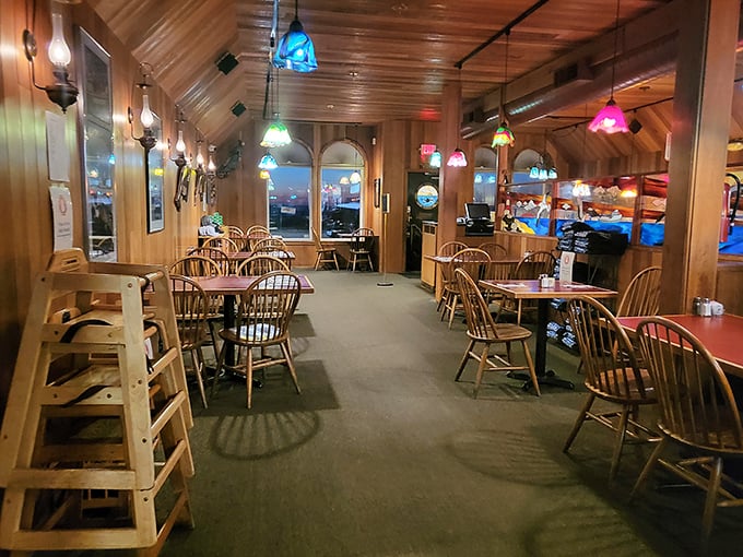Step into a time capsule of coastal charm! Gracie's interior is a delightful mishmash of maritime memorabilia and warm wood tones. It's like dining in the belly of a friendly whale &ndash; but with better lighting.
