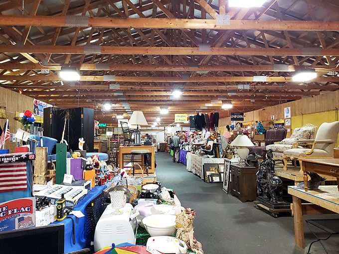 Step into a time machine of trinkets! This sprawling indoor wonderland is where memories and mementos mingle under rustic wooden beams.