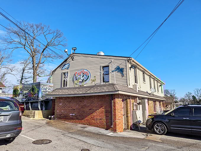 Cantler's: Where nautical charm meets seafood nirvana. It's like stepping into a delicious time capsule of maritime delights.