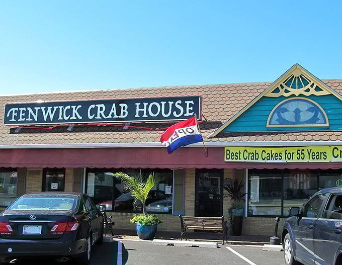 Fenwick Crab House: Cracking crabs since JFK was in office! This colorful mural is like an underwater Sistine Chapel, minus Michelangelo and plus delicious crustaceans.