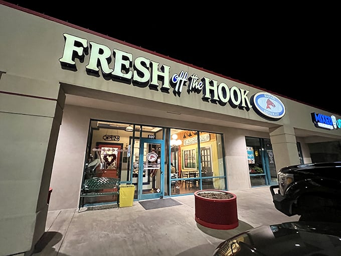 Fresh Off The Hook: Where 'strip mall surprise' meets 'seafood paradise'. This Boise gem proves looks can be deceiving!