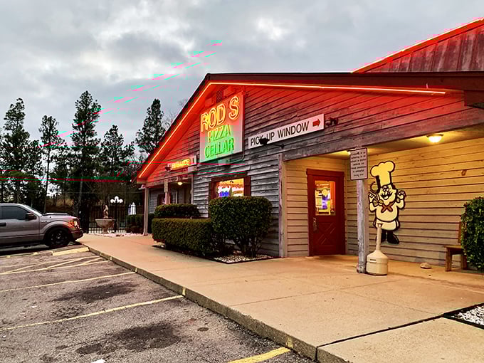 Rod's Pizza Cellar: Lighting up the night like a beacon for hungry souls. This cozy log cabin turned pizzeria is a hot spot in Hot Springs.
