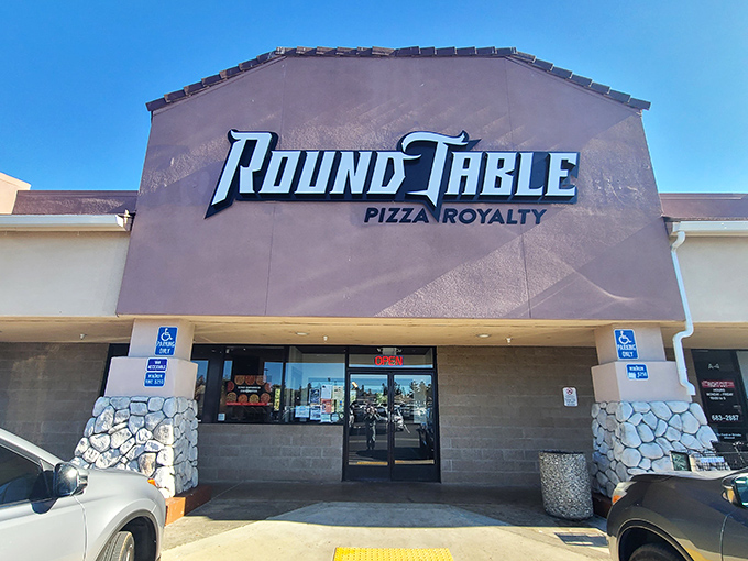 Knights of the Round Table, meet pizzas of the round pan. This Oakhurst spot serves up slices fit for royalty &ndash; no jousting required!