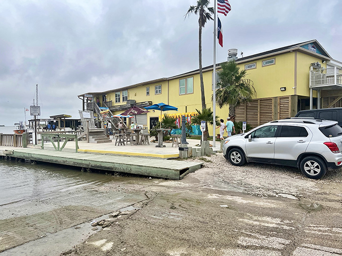 Ahoy, seafood lovers! Stingaree's sunny facade is like a lighthouse for hungry sailors. Dock your appetite here for a taste of Crystal Beach's finest.