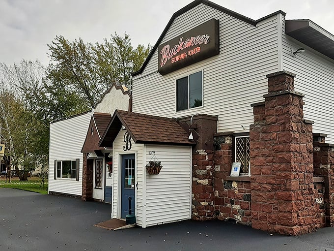 Flower boxes and pine trees set the stage for a meat lover's dream. The Pinewood proves you can have your steak and eat it in style too.