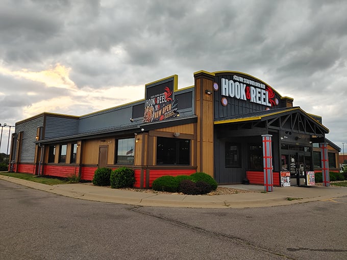 By day, unassuming. By night, a beacon of Cajun delights. Hook & Reel is the Clark Kent of seafood joints!
