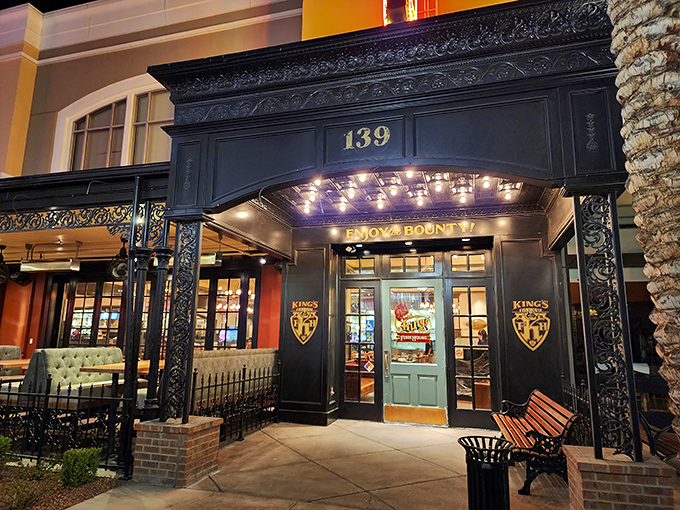 By day, elegant eatery. By night, Neptune's favorite happy hour spot. King's Fish House reigns supreme in Henderson's culinary kingdom.