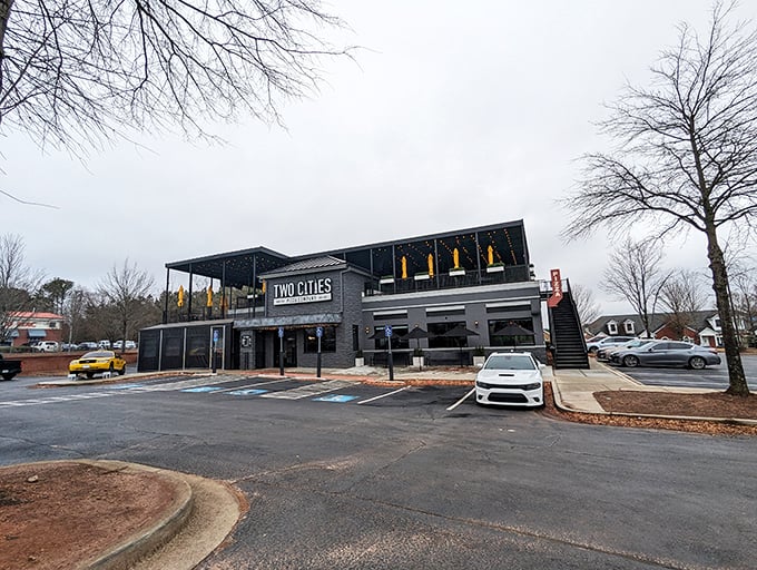 Sunshine, pizza, and those yellow umbrellas – it's like a Pixar movie come to life, but with better snacks!