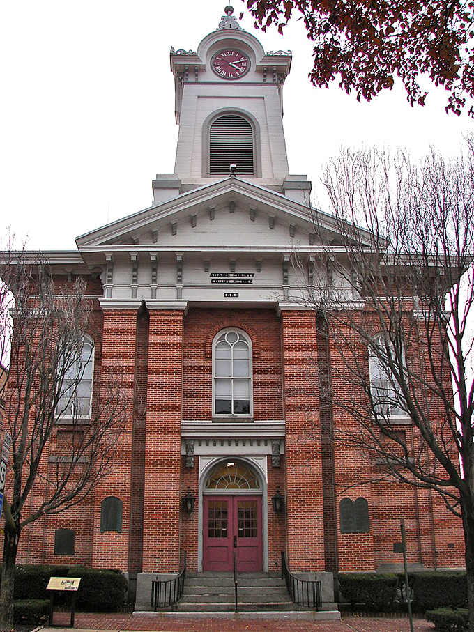 Justice never looked so dapper! This courthouse could give the Supreme Court a run for its money in the architectural charm department.