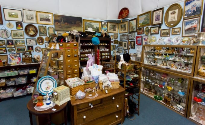 A cornucopia of curiosities awaits! From kitschy knick-knacks to fine art, this booth is a time capsule of American decor.