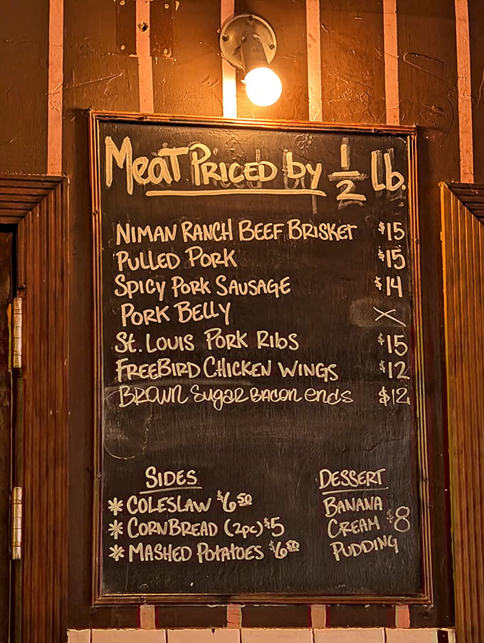 The chalkboard menu reads like poetry to meat lovers. Niman Ranch brisket and brown sugar bacon ends? Be still my heart.