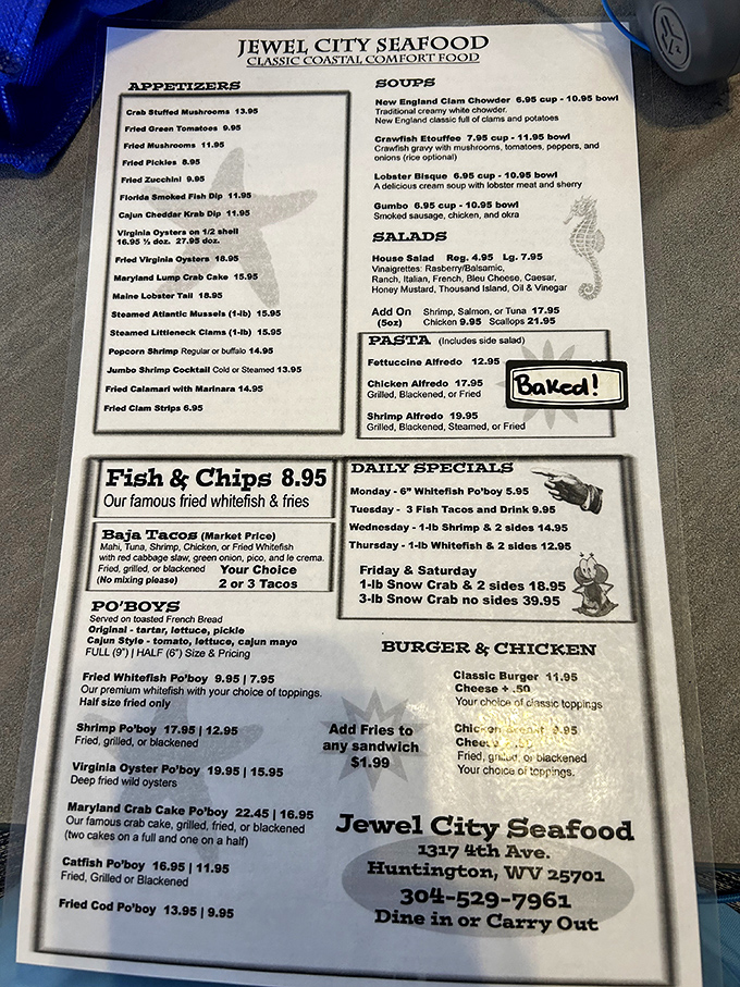 A menu that reads like a love letter to the ocean. From po'boys to snow crab, it's a seafood lover's dream come true!