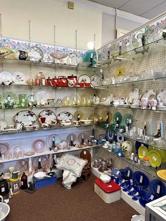Ah, the china cabinet of your dreams! From delicate Depression glass to kitschy '50s kitchenware, it's a feast for the eyes and a trip down memory lane.