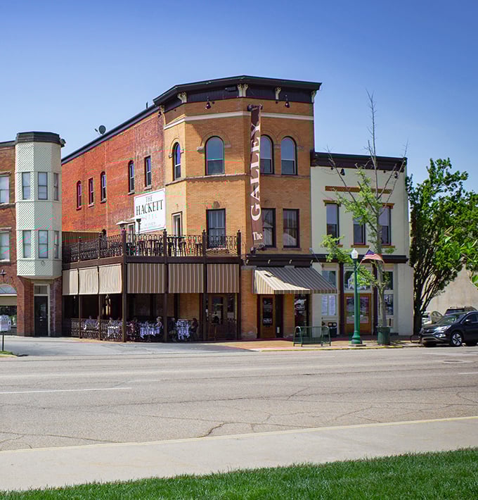 Is it a bird? Is it a plane? No, it's a three-story slice of history! This corner building could give the Flatiron a run for its money in the "coolest shape" contest.