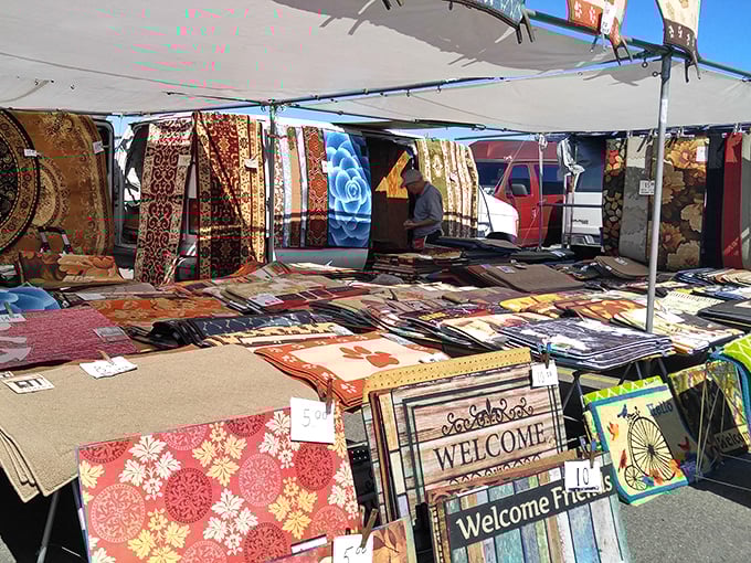 Roll out the red carpet&hellip; and the blue one, and the floral one! This rug display is giving me serious "Aladdin's Cave of Wonders" vibes.