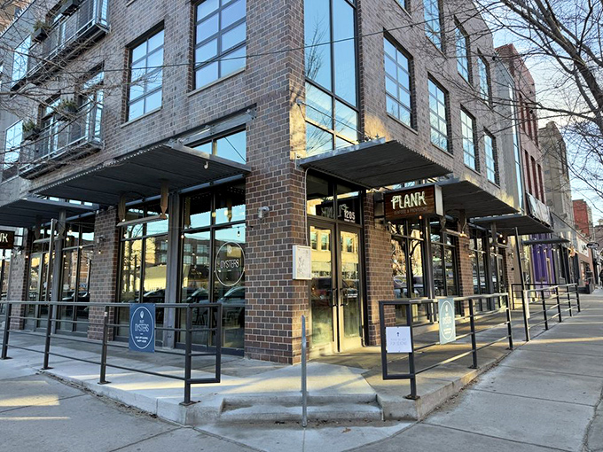 Plank Provisions: Where urban chic meets maritime eats. This sleek spot is reeling in fans faster than you can say "catch of the day!"