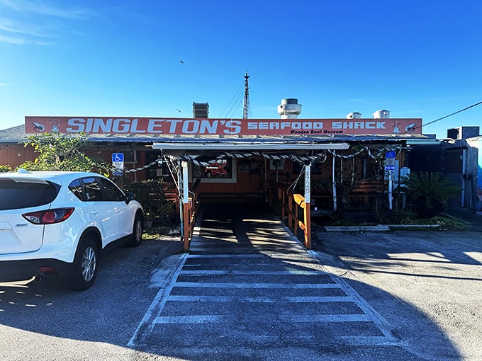 Singleton's Seafood Shack: Orange you glad you found this Mayport institution? It's the seafood equivalent of your favorite vintage t-shirt &ndash; comfortable and classic.
