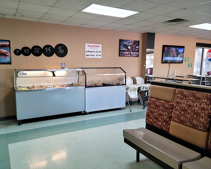 From salad bar to pizza heaven - Chicago Pizza brings a taste of the Midwest to Alabama's palate.