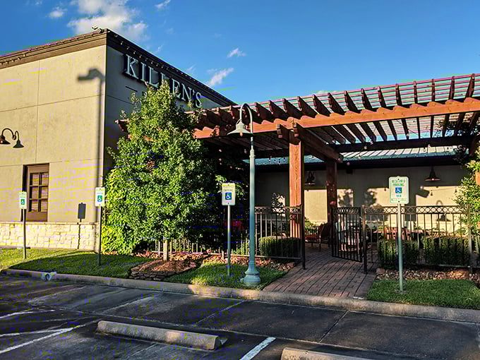 Modern meets mouthwatering at Killen's. This steakhouse proves everything's bigger in Texas, especially the flavors.