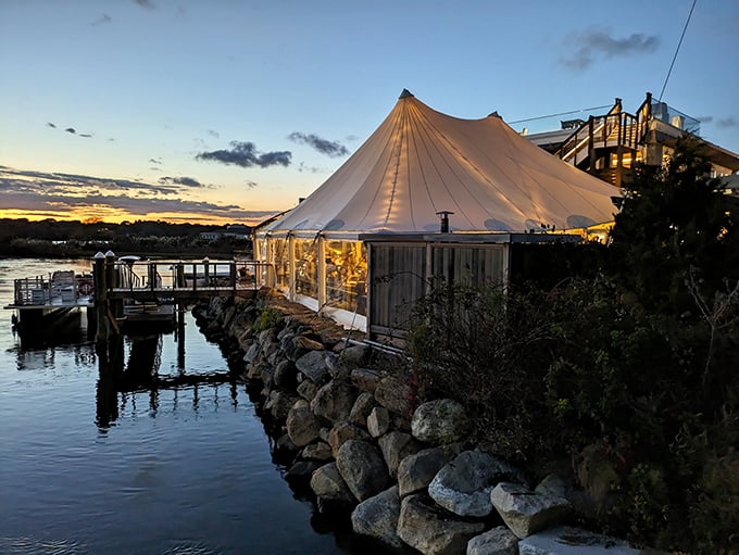Rustic-chic meets briny-chic at Matunuck. It's like your favorite seaside cottage decided to throw a fancy oyster party!