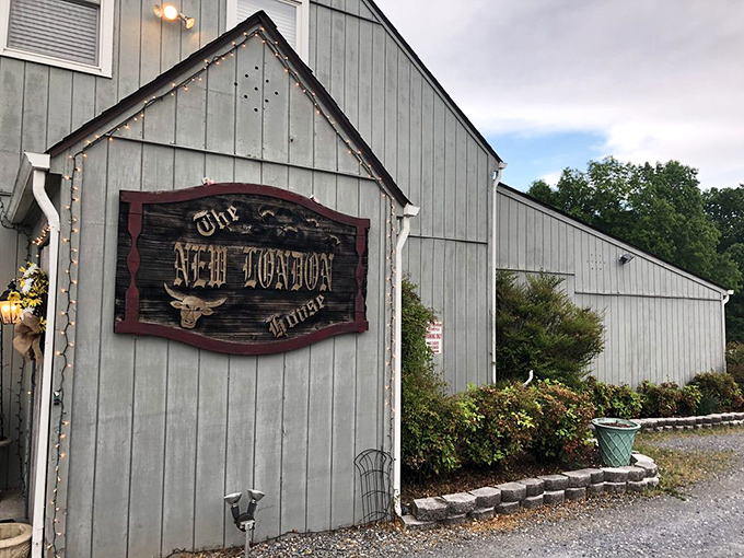 Cozy on the outside, carnivore's paradise on the inside. This place puts the 'home' in 'home-style cooking'!