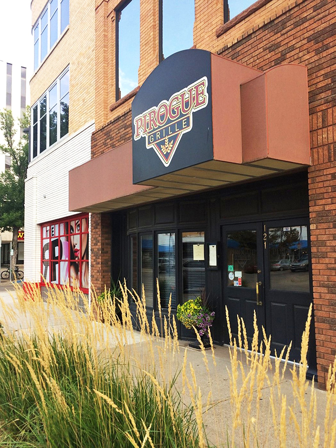 Brick by delicious brick, Pirogue Grille builds a case for being Bismarck's beef paradise. No fancy airs, just fantastic flavors.